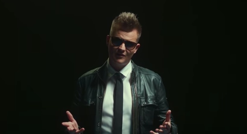 “Před pár měsíci jsem přišel o řidičák”: Kazma zakopal své luxusní auto ...