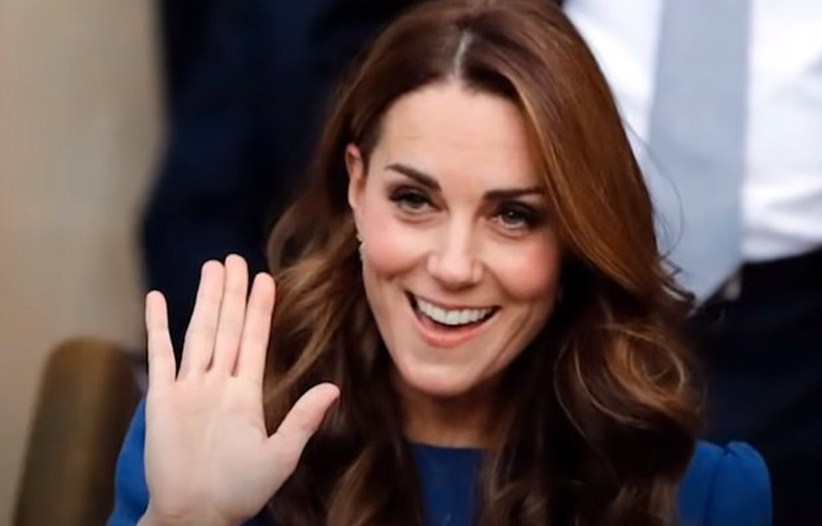 Kate jednoduchým outfitem podtrhla svou elegantní krásu a získala si ...