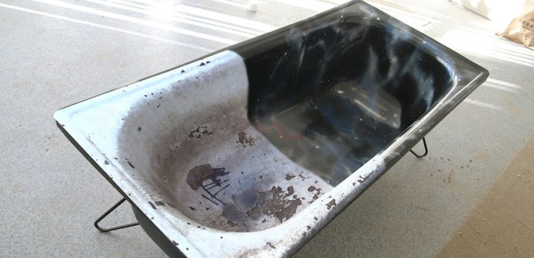 Muž se rozhodl, že stará vana, kterou on a jeho rodina již dlouho ...