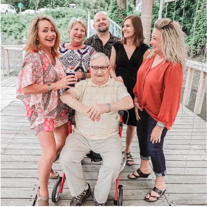 "Tati, jsem s tebou": Dcera šla pracovat jako uklízečka do domova ...