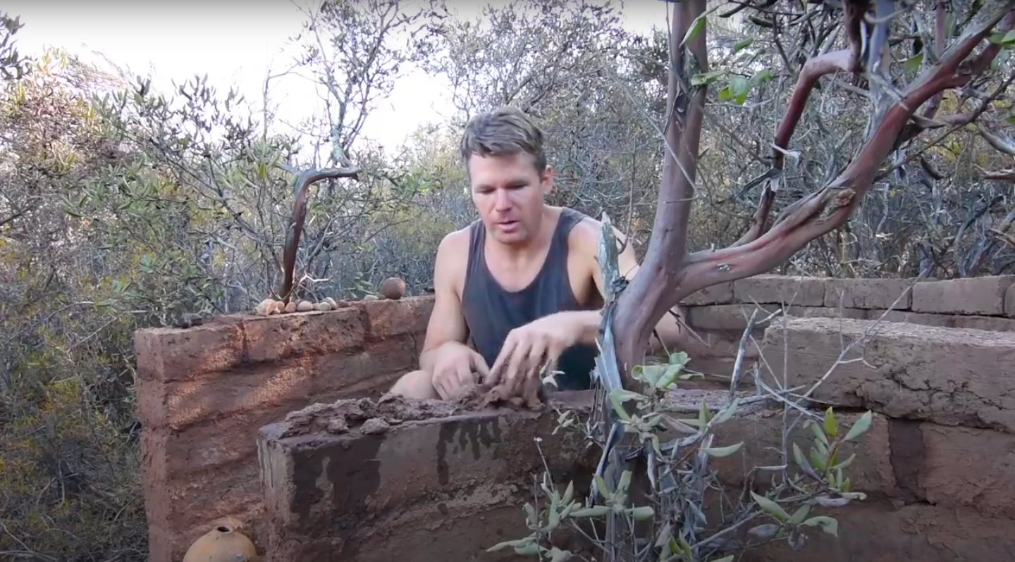 Bloger se inspiroval Robinsonem Crusoe: Muž žil na opuštěném ostrově ...