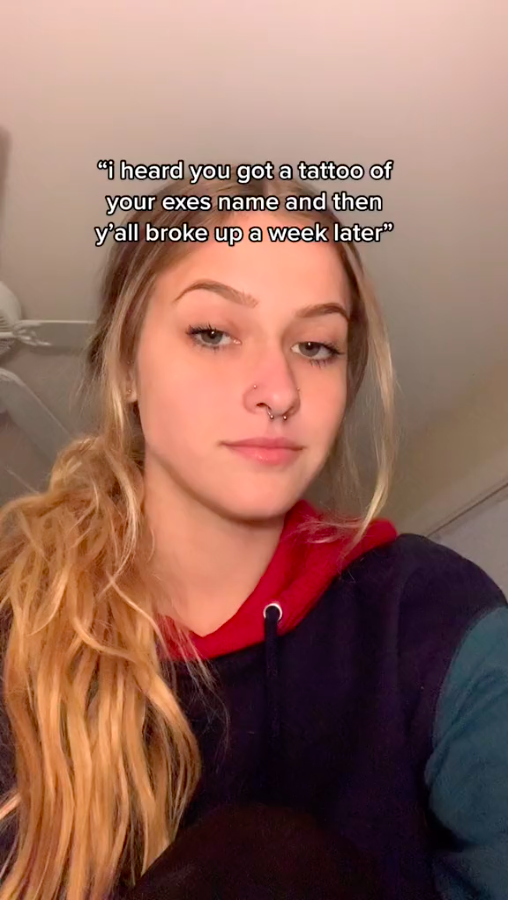 Dívka si nechala udělat obří tetování se jménem přítele: Po týdnu se ...