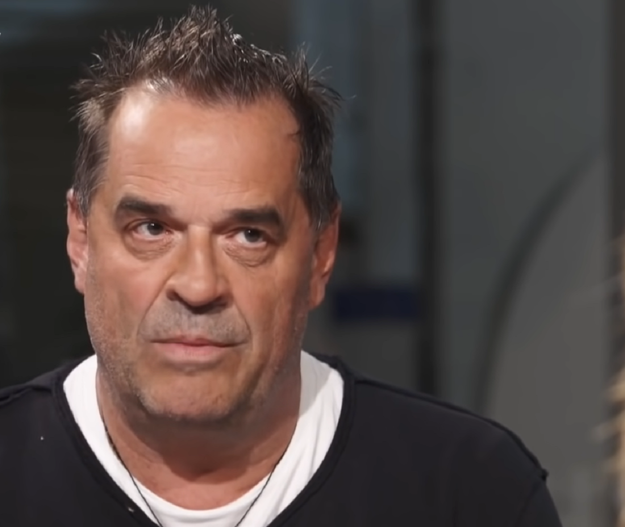 „Nenechat se očkovat byla obrovská chyba“: Miroslav Etzler se nakazil ... „Nenechat se očkovat byla obrovská chyba“: Miroslav Etzler se nakazil ...