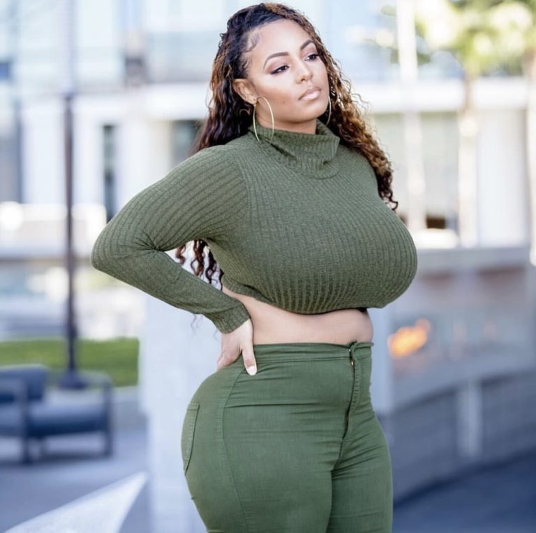 Dívka s gigantomastií, která dokázala svou nevýhodu proměnit ve výhodu ...