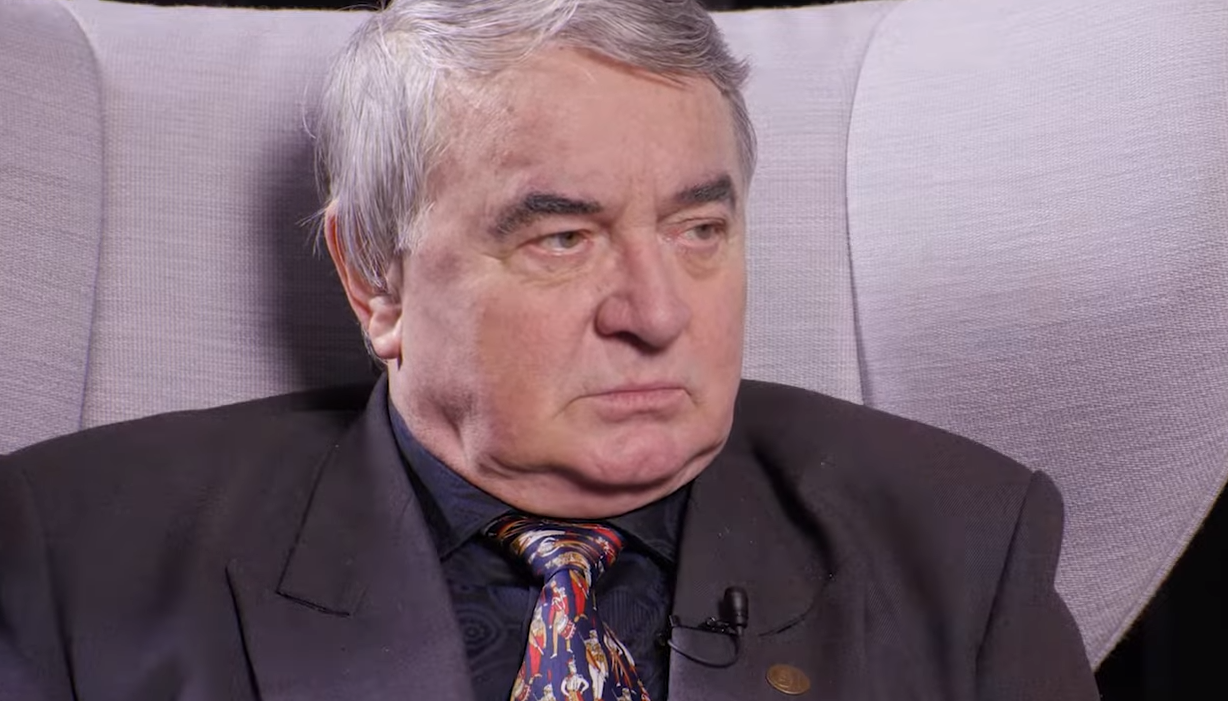 Vlastimil Harapes se po delší době objevil na veřejnosti: přátelé mají ...