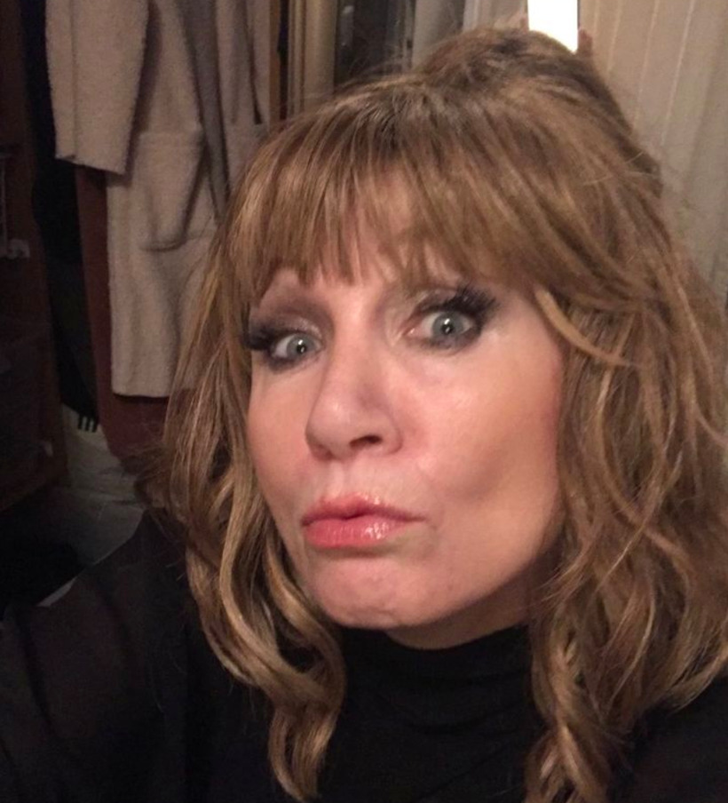 Velká smůla Báry Basikové: Zpěvačka musí vyhledávat lásku na seznamkách ...