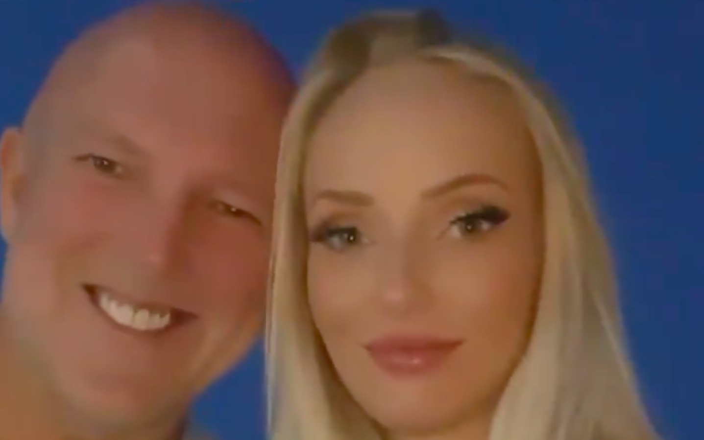 23letá kráska přísahá, že svého 56letého milionáře miluje ne pro peníze ...